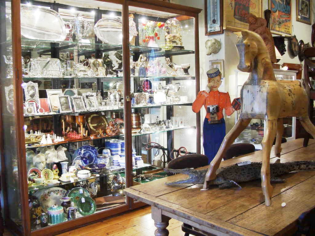 Hunters And Collectors Antiques
